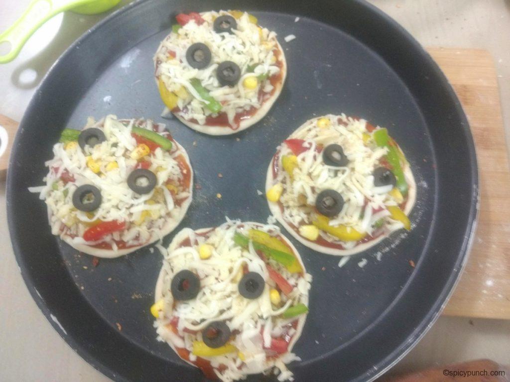 mini pizza recipe | kids snacks mini pizza recipe | homemade mini pizzas