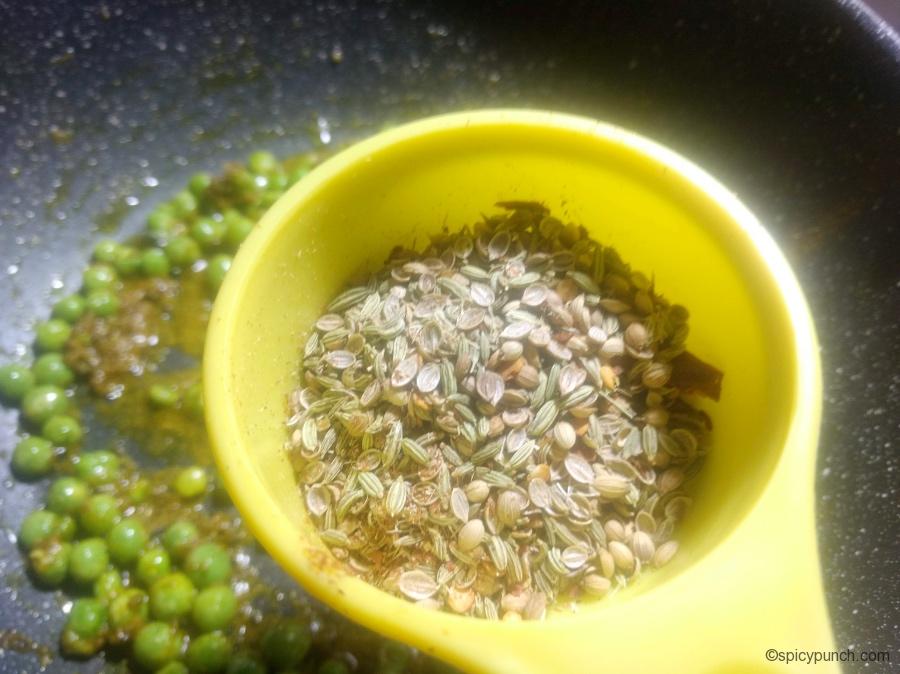 Easy Samosa recipe with aloo detailed step by step pics