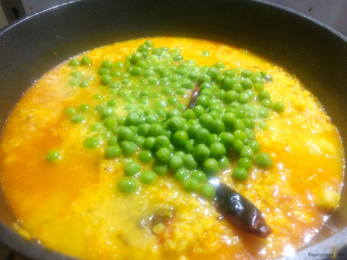 Bhoger khichuri recipe | Niramish Bengali moong dal khichdi bhog