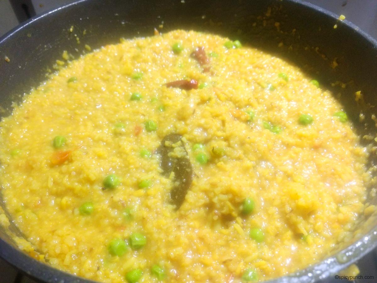 Bhoger khichuri recipe | Niramish Bengali moong dal khichdi bhog