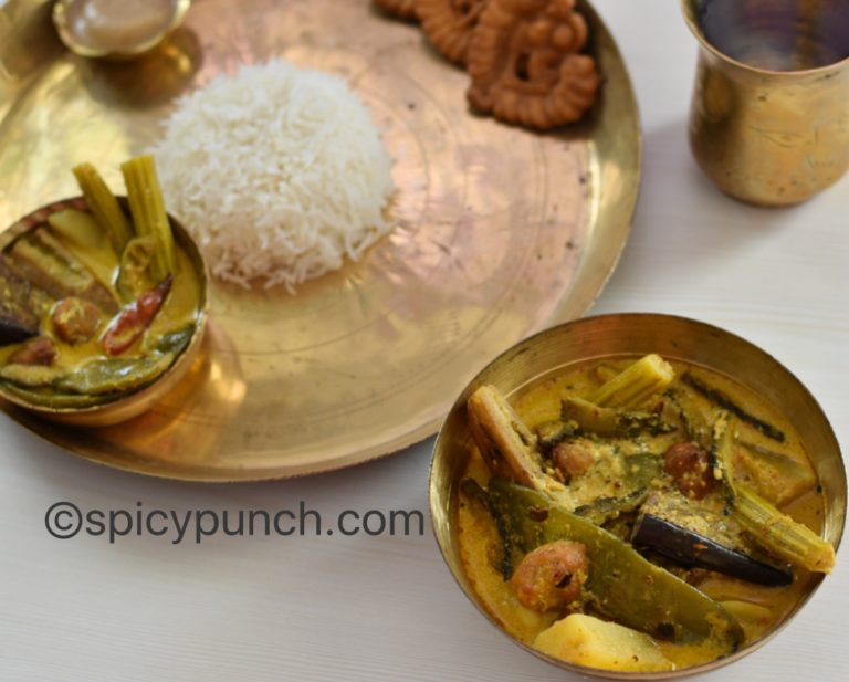 shukto recipe - bengali mixed vegetable curry with bitter gourd