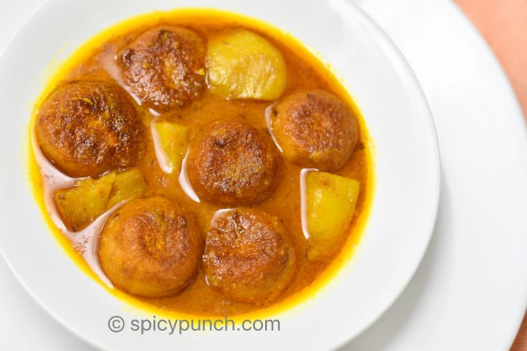 Chanar dalna - a bengali cottage cheese curry (without onion and garlic)