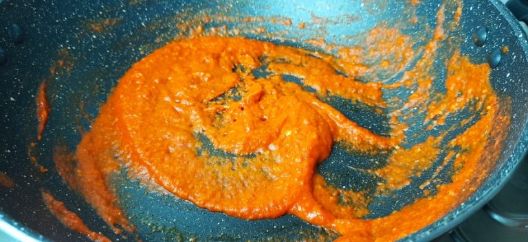 Momo chutney recipe | Momo sauce recipe | red chutney for momo