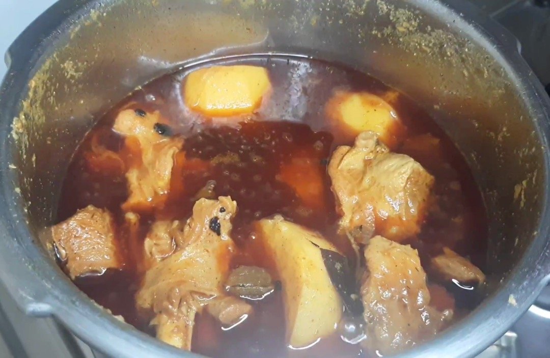 Kochi Pathar Jhol | Khasir Mangshor Jhol - a Bengali Mutton Curry