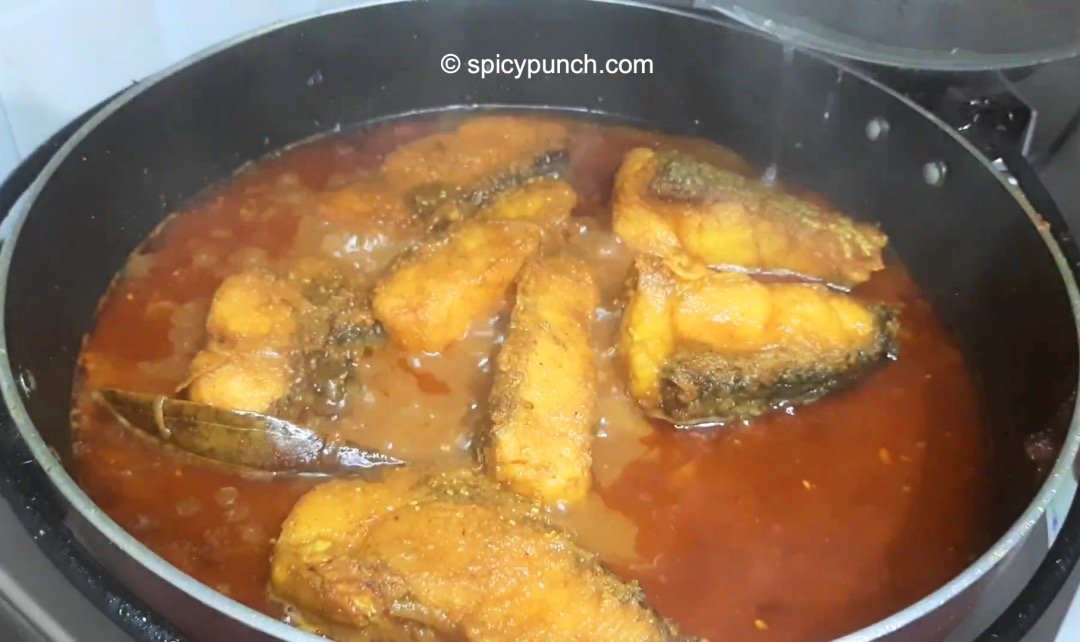 Rui Katla Macher Kalia recipe - Bengali Fish kalia with step by step