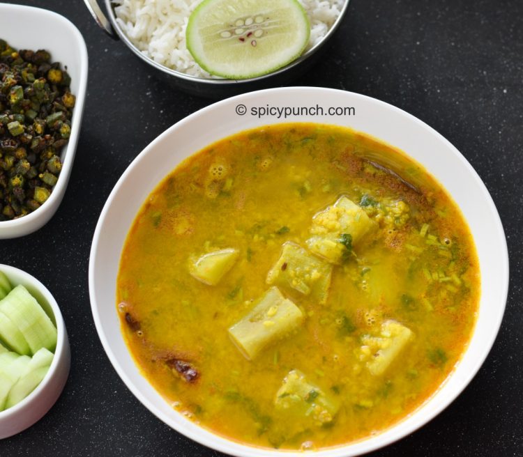 Lau dal recipe - lau diye muger dal recipe- Bengali lauki moong dal