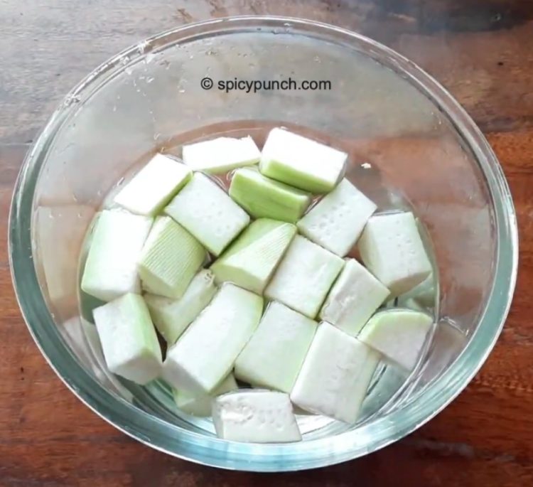 Lau dal recipe - lau diye muger dal recipe- Bengali lauki moong dal