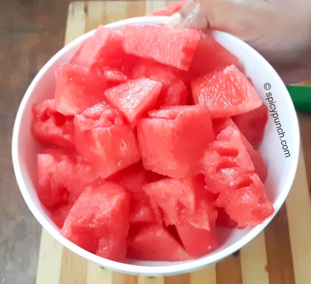 How to cut watermelon to make juice without seeds with video